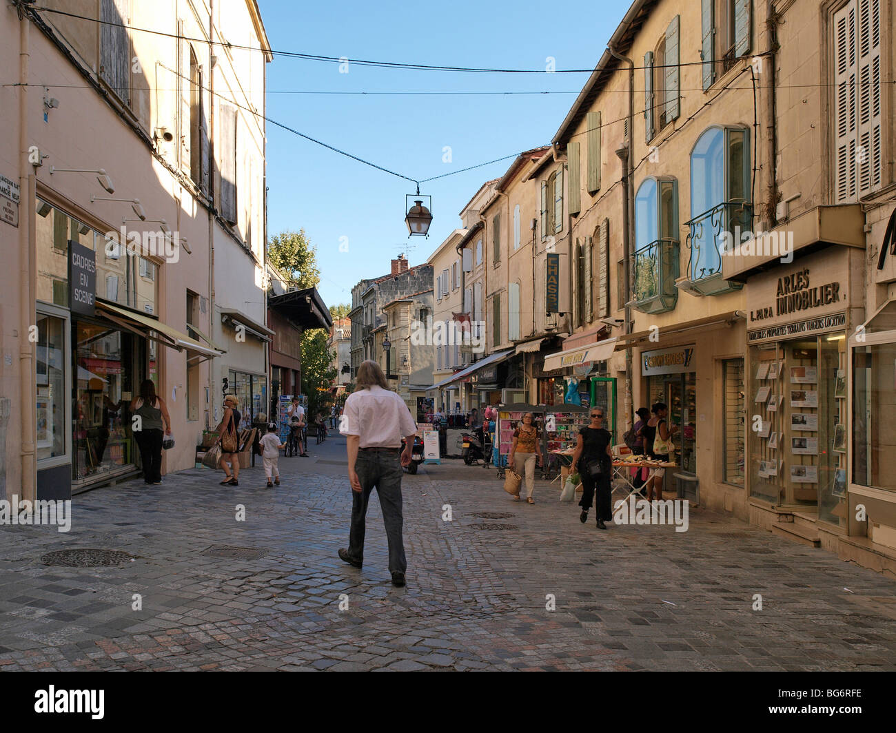 street view in Arles, Provence Stock Photo - Alamy