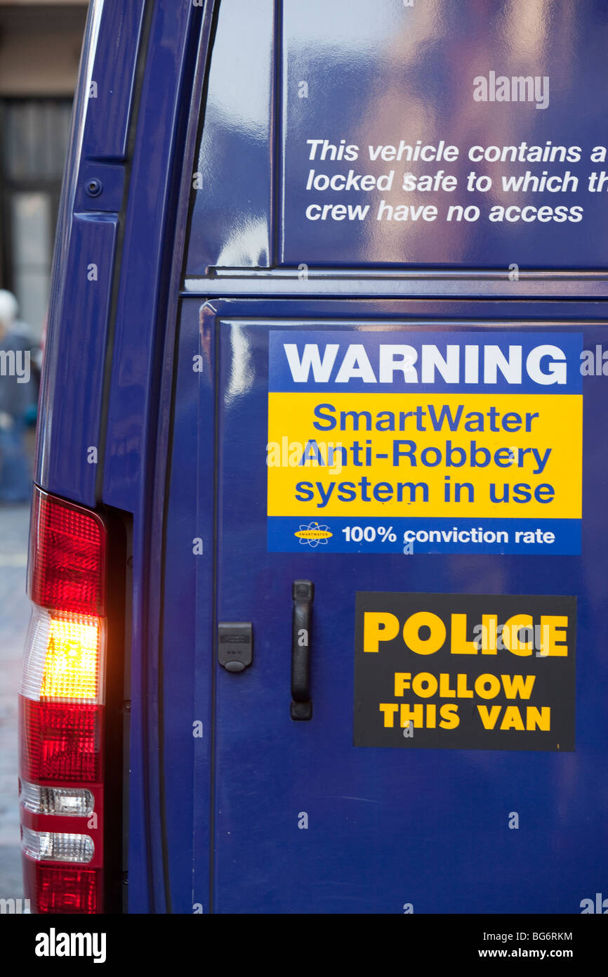 Security van hi-res stock photography and images - Alamy