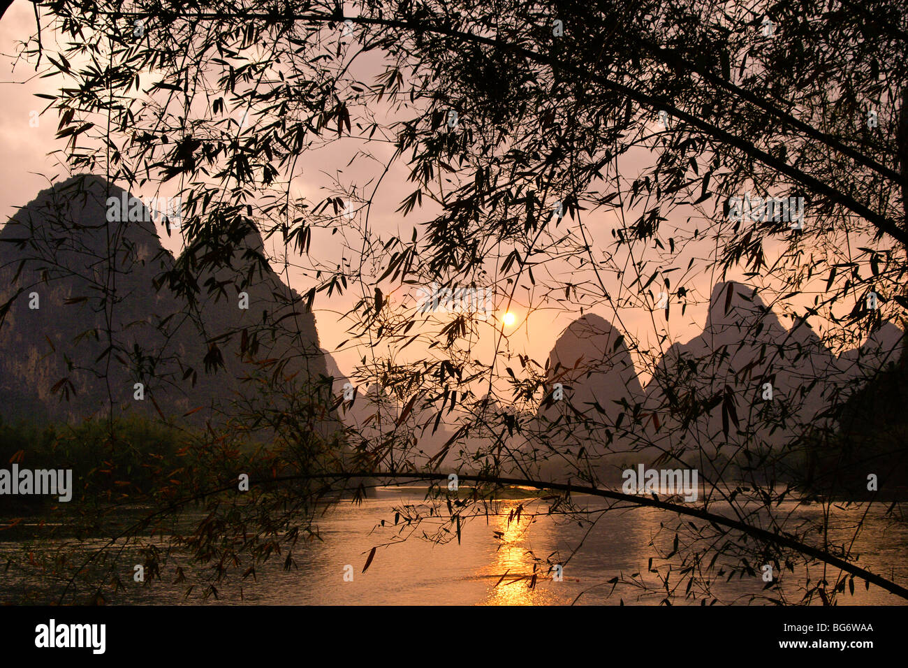 Li river peaks hi-res stock photography and images - Alamy