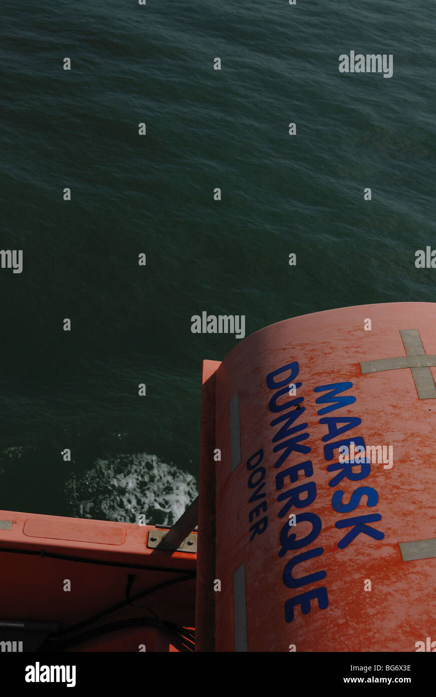 Sinking ship life boat hi-res stock photography and images - Alamy