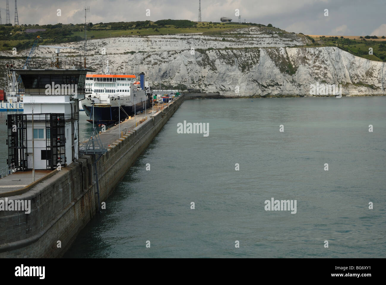 White Cliffs to Dover Stock Photo - Alamy