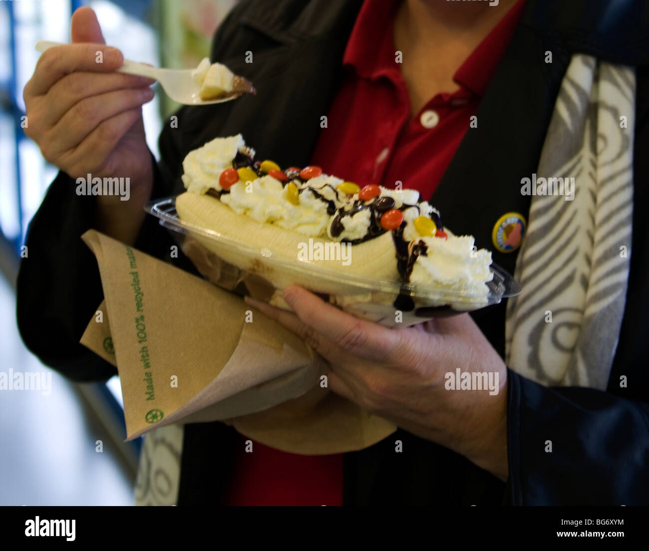 Banana split ice cream dessert hi-res stock photography and images - Alamy