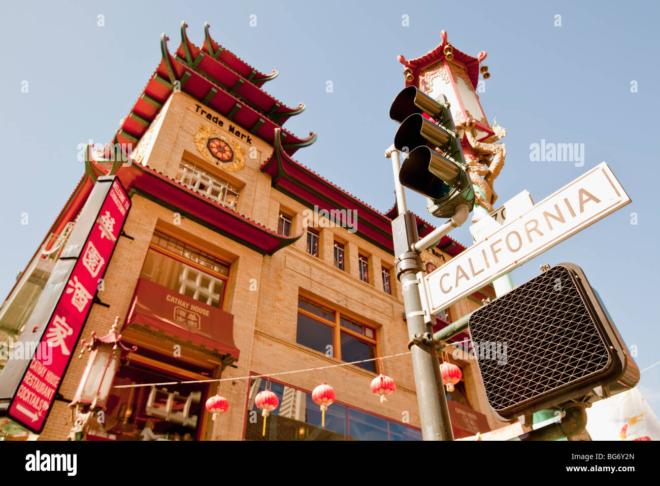 California street sign and Asian-design buildings in San Francisco's ...