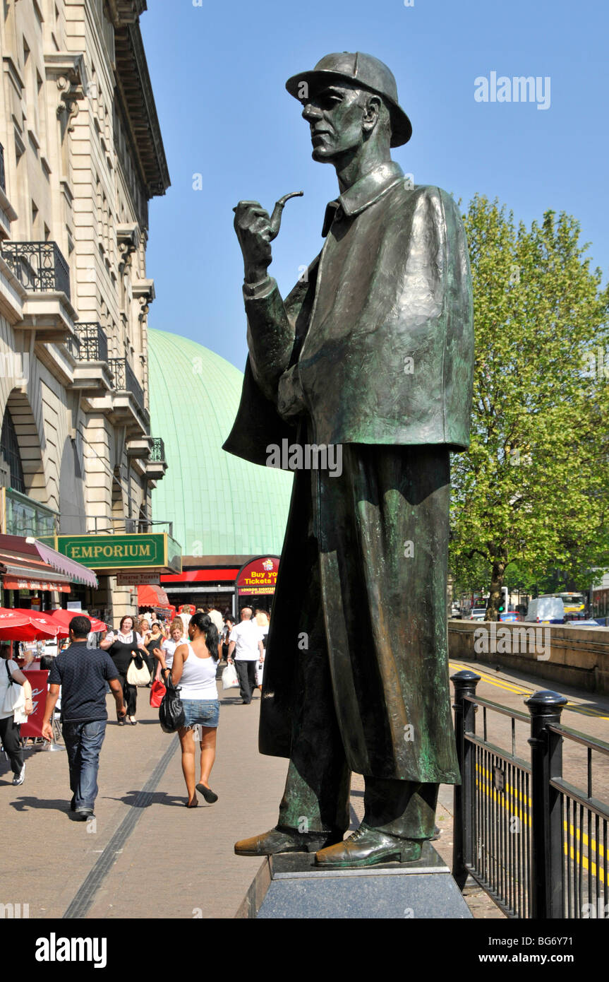 Bronze statue by john doubleday hi-res stock photography and images - Alamy