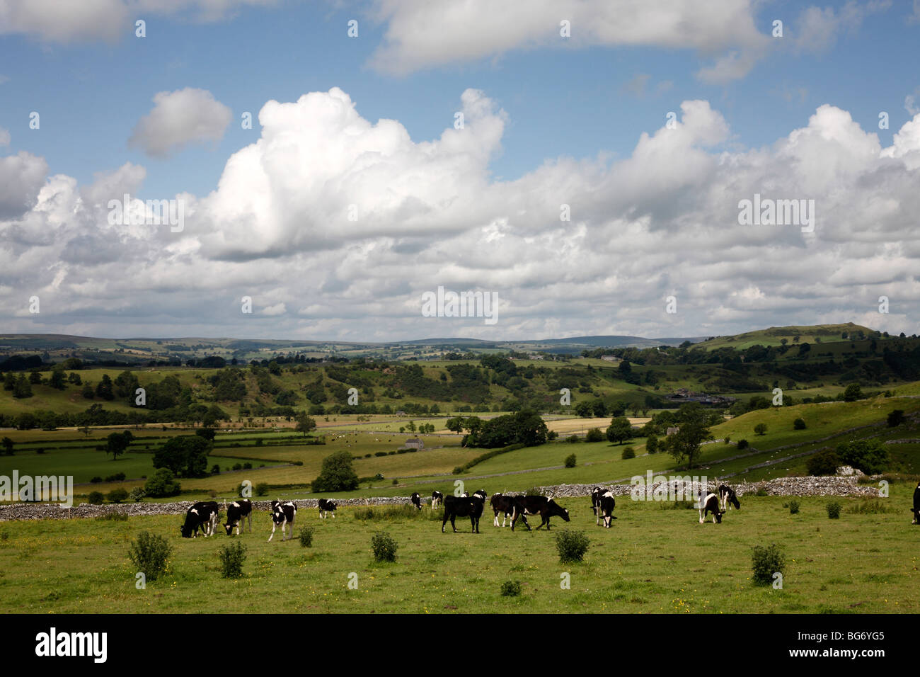 Dovedale walk hi-res stock photography and images - Alamy