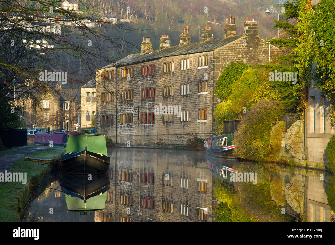 The Rochdale Canal, Hebden Bridge, Calderdale, West Yorkshire, England ...
