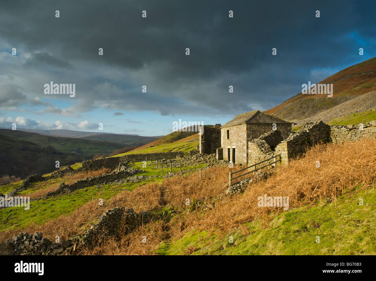The ruins of Crackpot Hall, near Keld, Upper Swaledale, Yorkshire Dales ...
