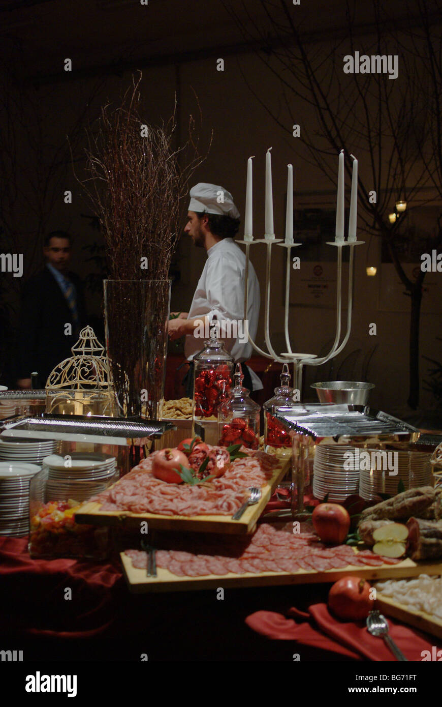 Male chef working buffet hi-res stock photography and images - Alamy