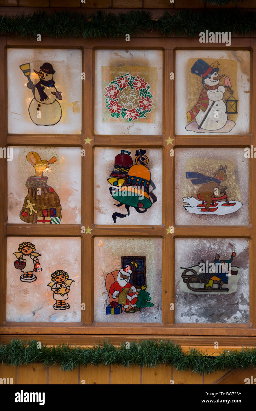 Snowman christmas window hi-res stock photography and images - Alamy
