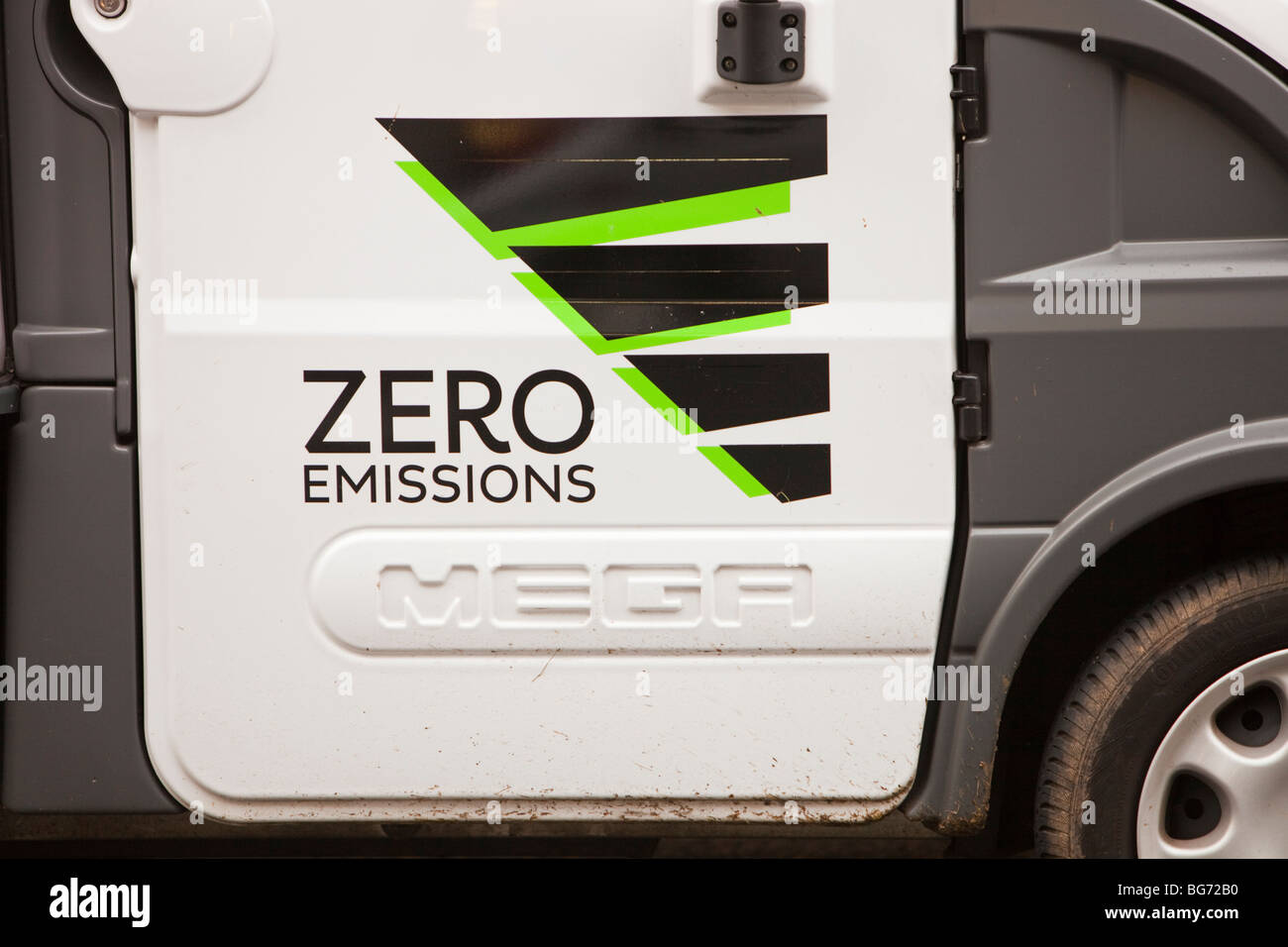 Mega electric van hi-res stock photography and images - Alamy