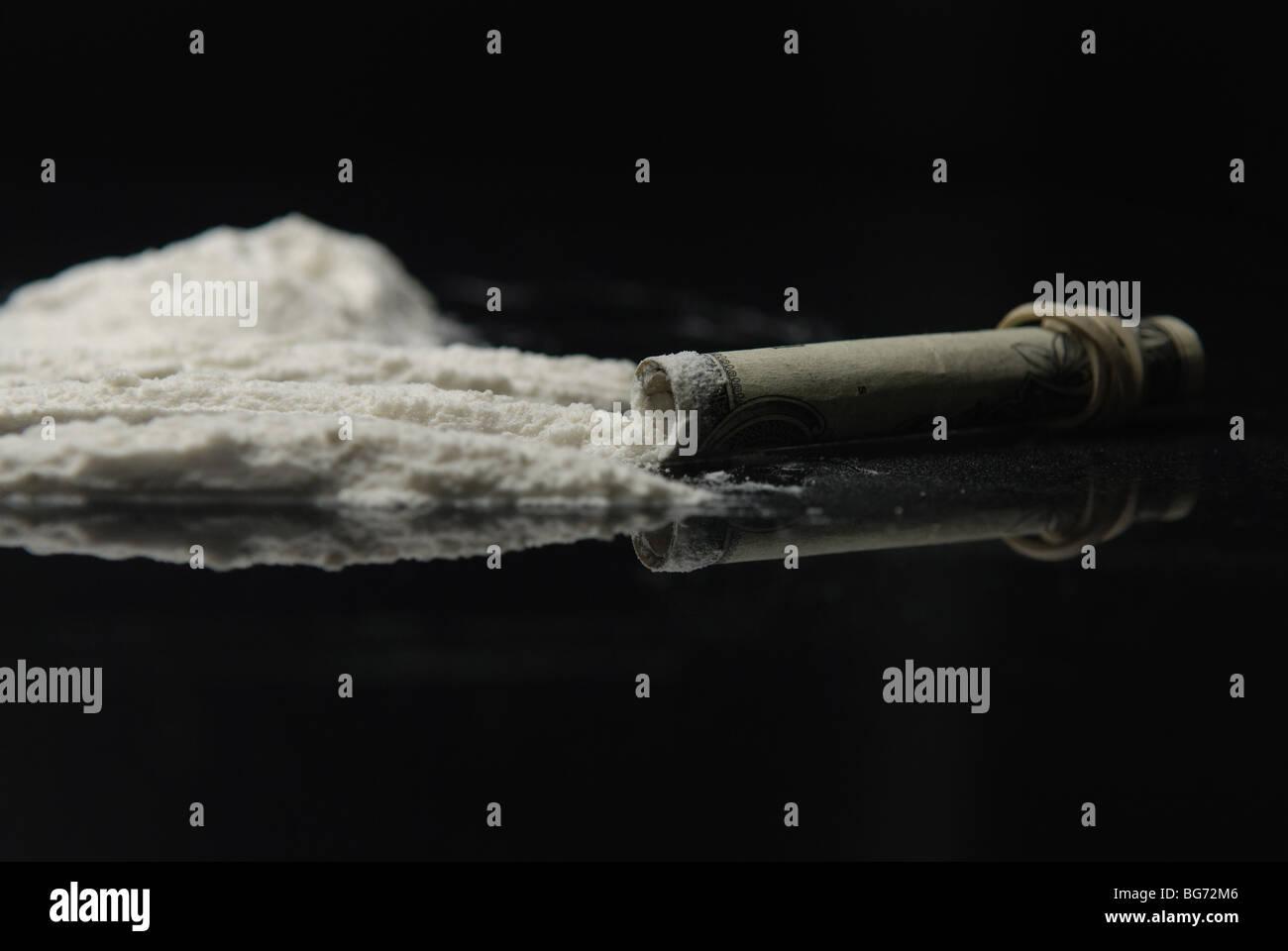 Cocaine use hi-res stock photography and images - Alamy