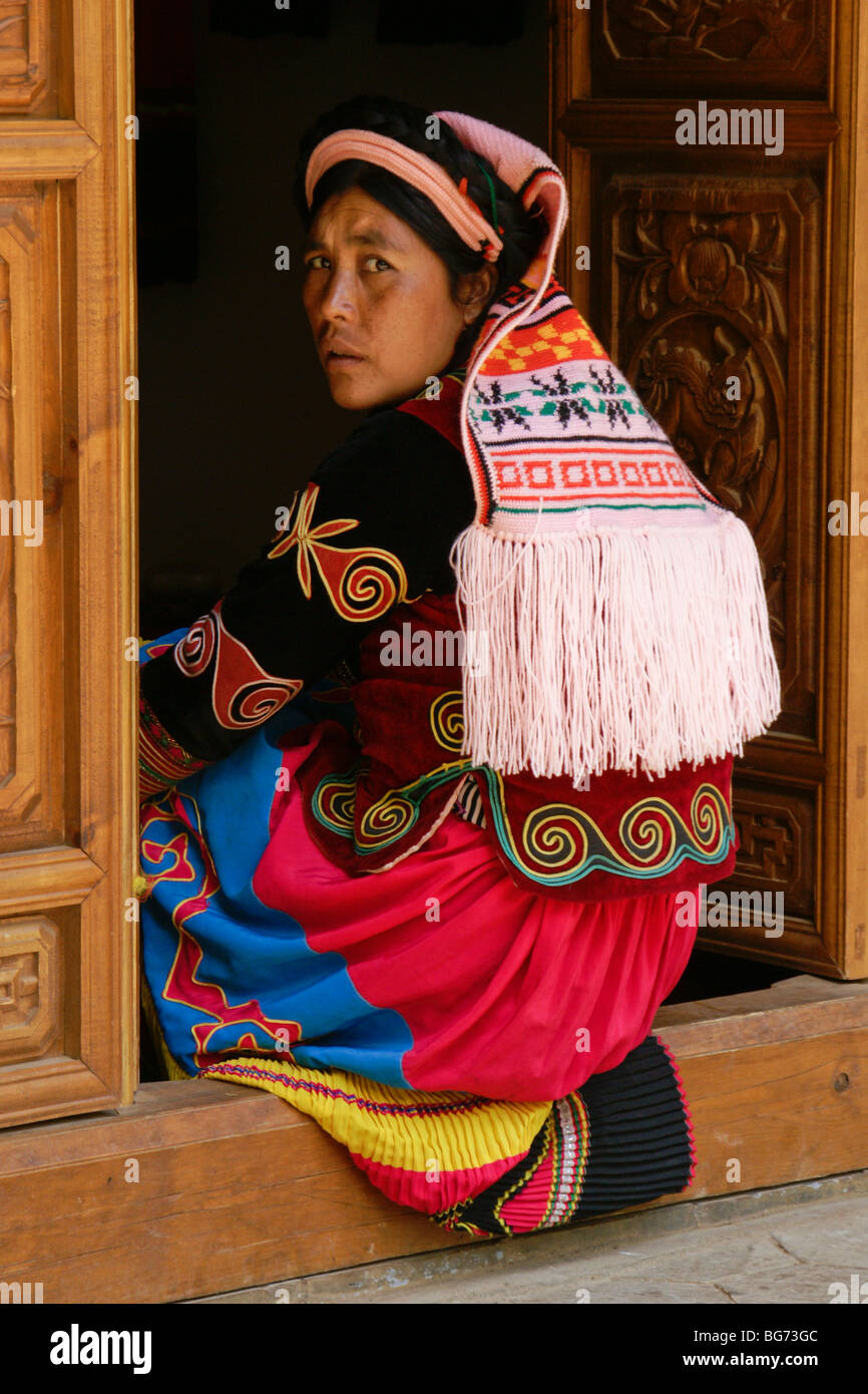 Yi tribe hi-res stock photography and images - Alamy
