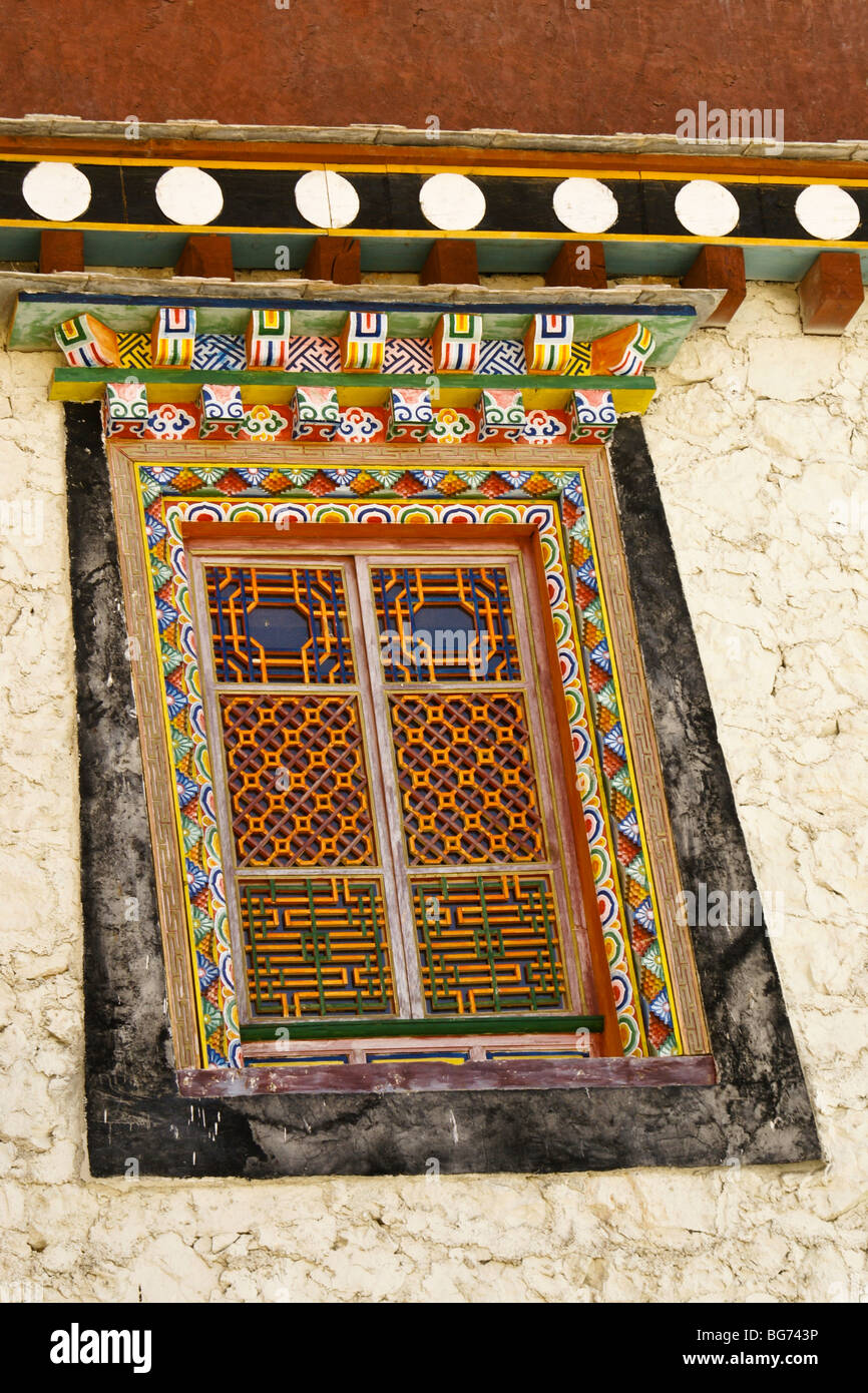 Ornate window at Songzanlin Buddhist monastery, Shangri-la, Yunnan ...