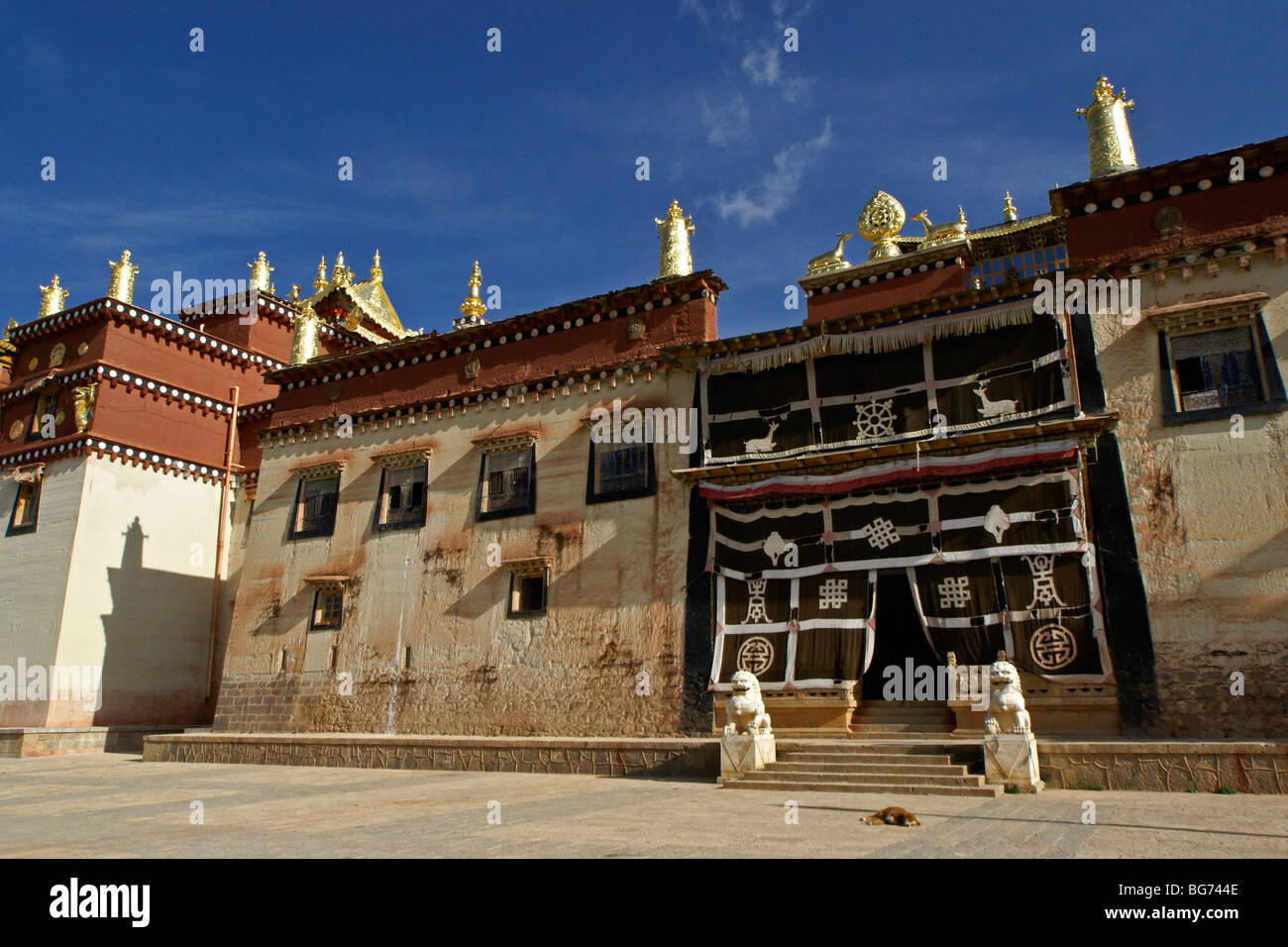 Songzanlin Buddhist monastery, Shangri-la, Yunnan, China Stock Photo ...