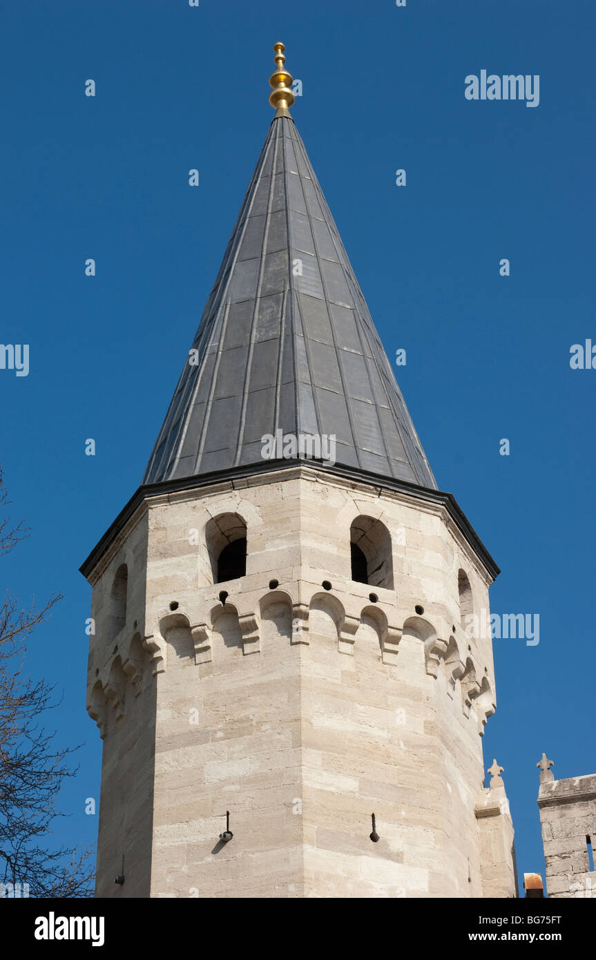 Middle tower gate hi-res stock photography and images - Alamy