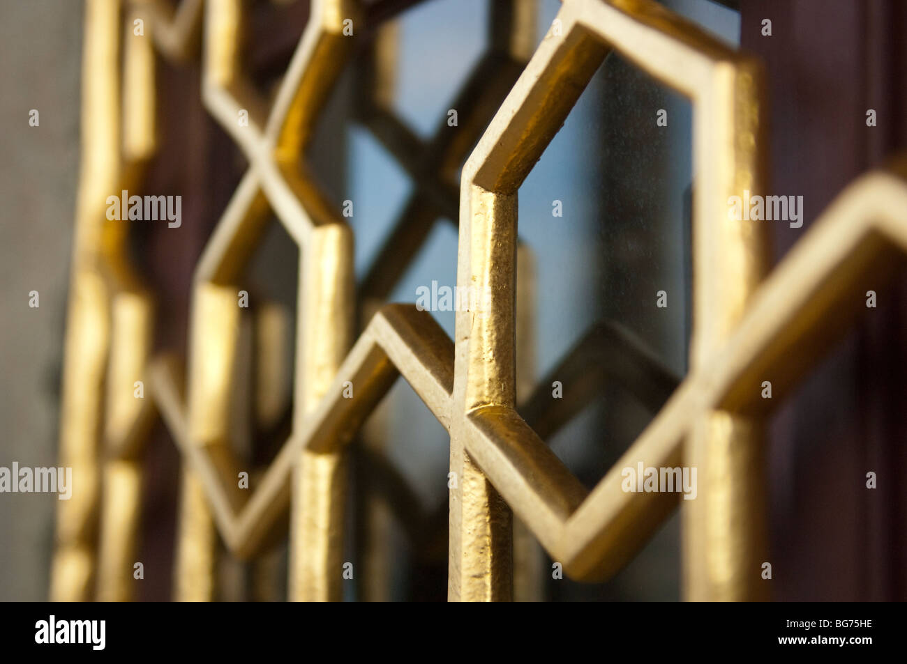 Islamic star gold pattern hi-res stock photography and images - Alamy