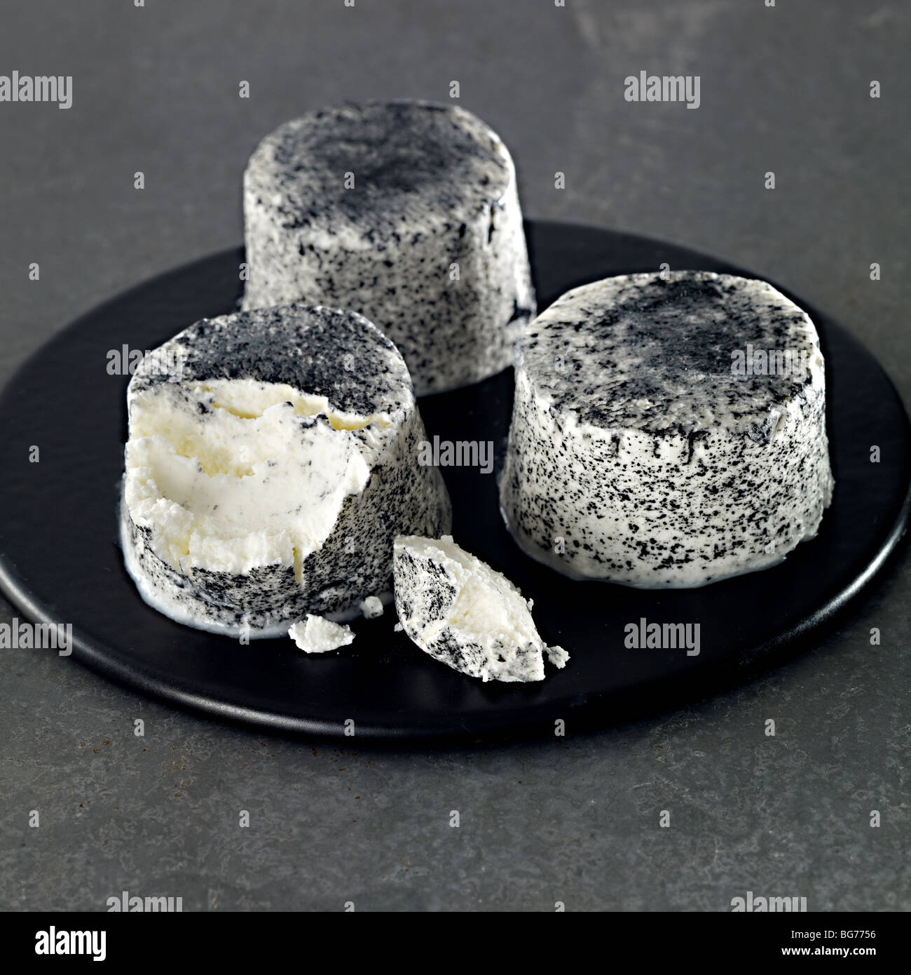 Ash goats cheese hi-res stock photography and images - Alamy
