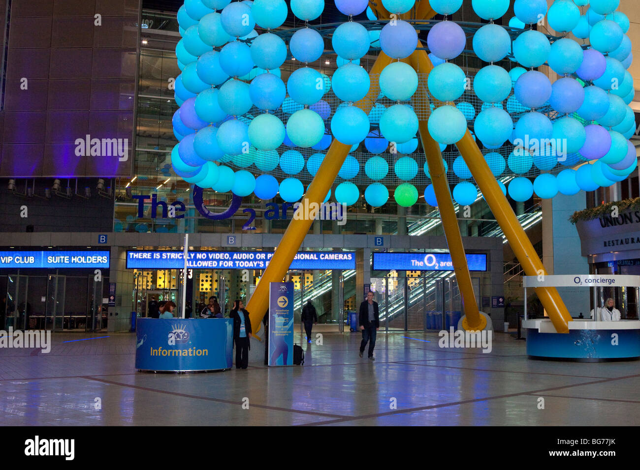 Inside o2 arena hi-res stock photography and images - Alamy