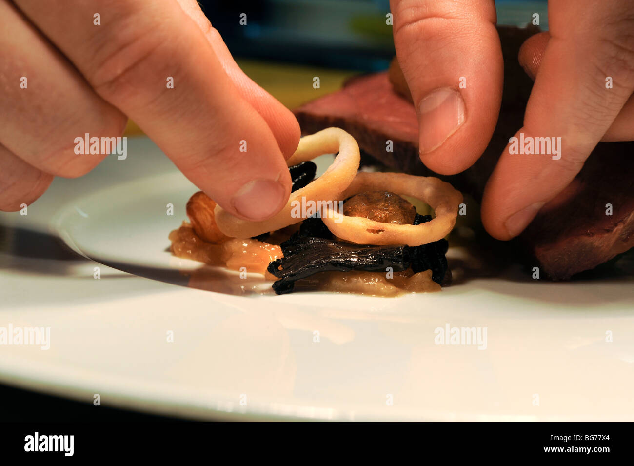 Plating up hi-res stock photography and images - Alamy