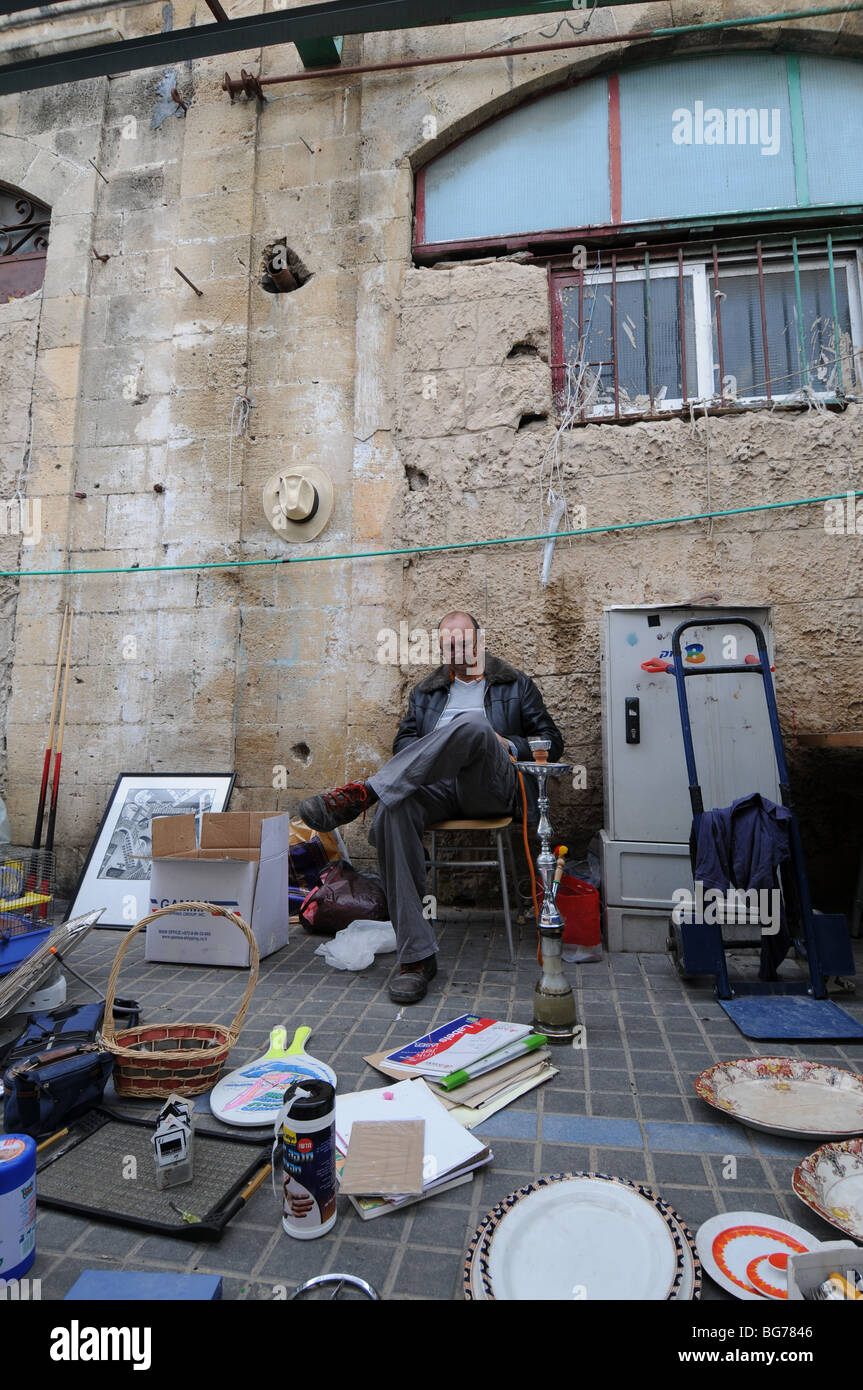 Tel Aviv flea market vendor Israel Stock Photo - Alamy