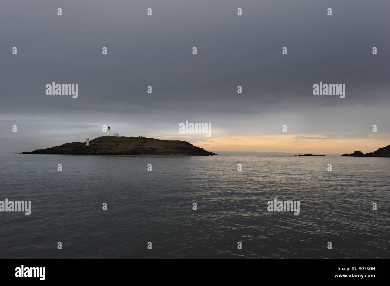 Little Ross Island and Lighthouse with its leading light. Looking south ...