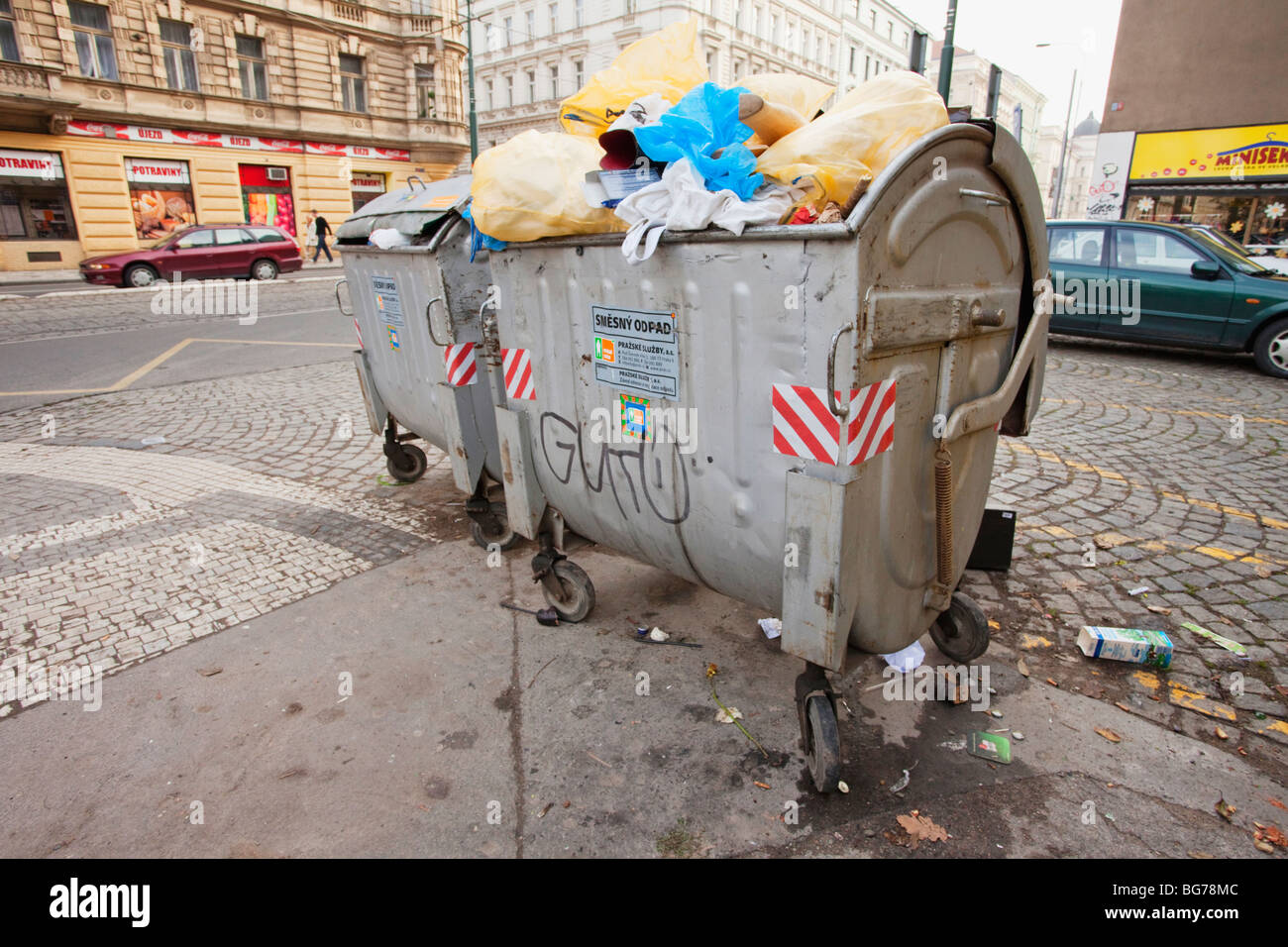 Steel garbage containers hi-res stock photography and images - Alamy