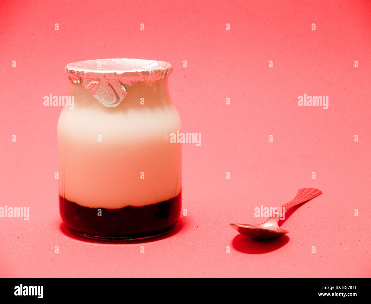 Yoghurt container hi-res stock photography and images - Alamy