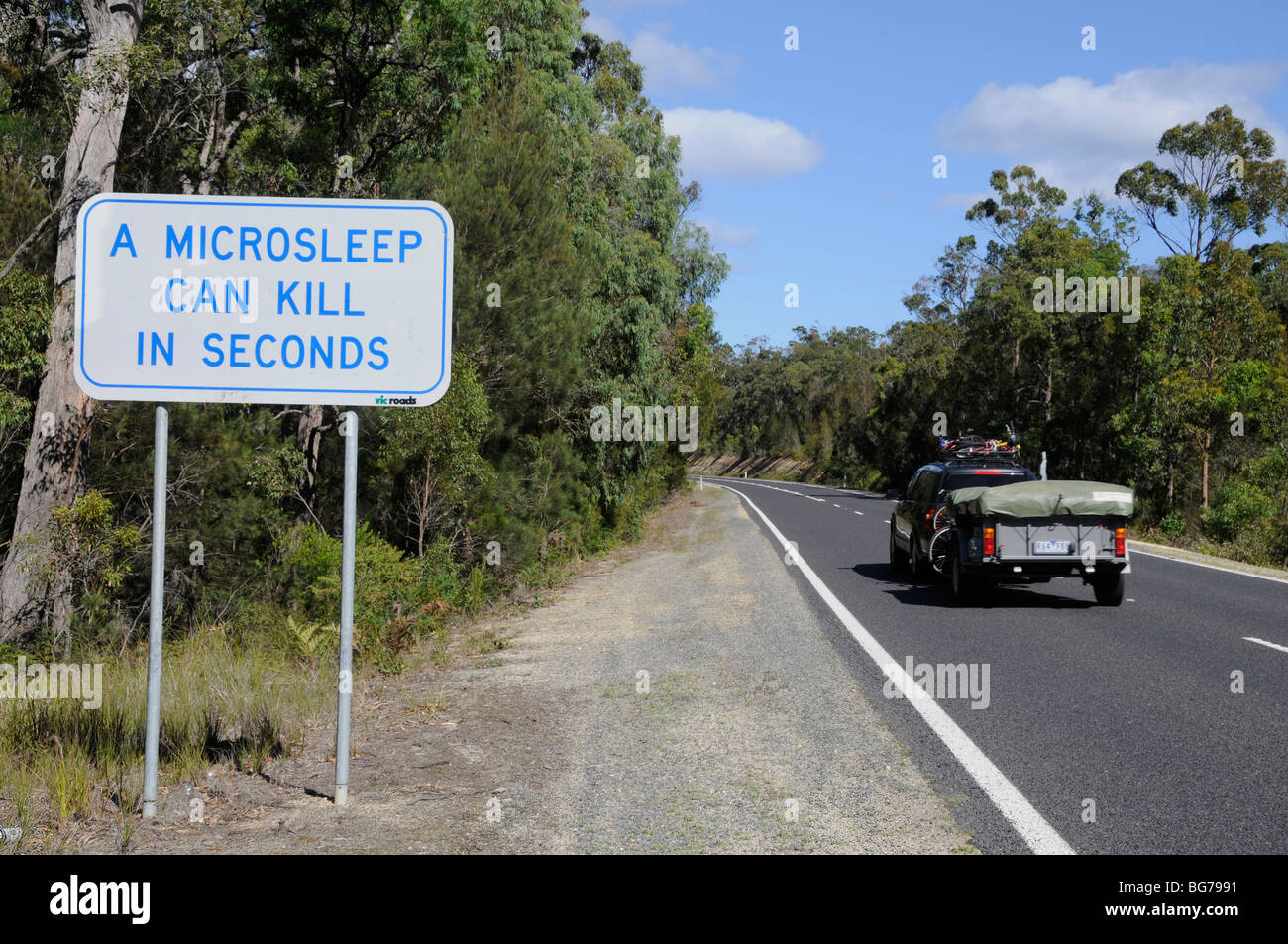 Cross-boarder road sign on the Princess Highway in the State of ...