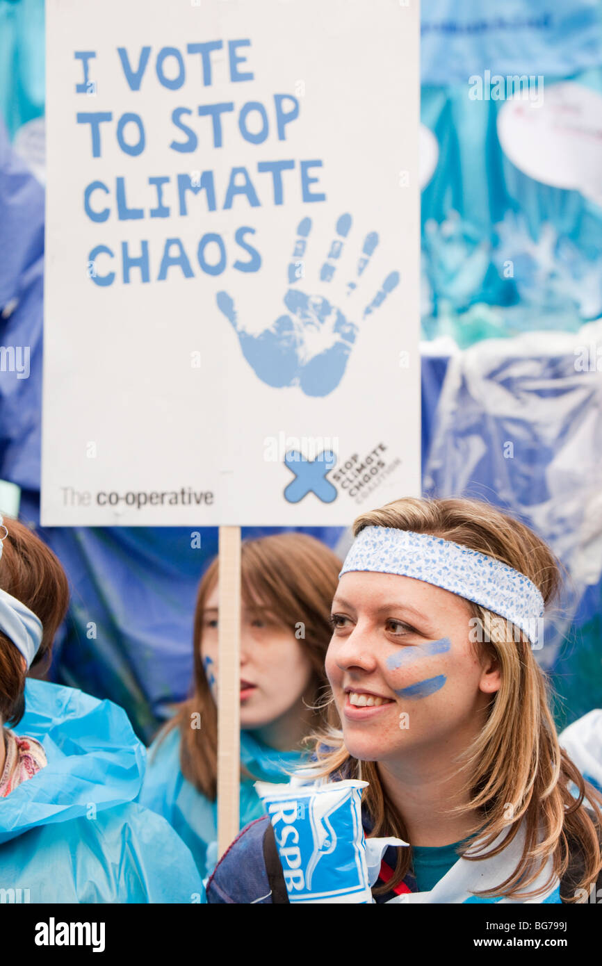 Protesters at The Wave, the biggest climate change demonstration ever ...