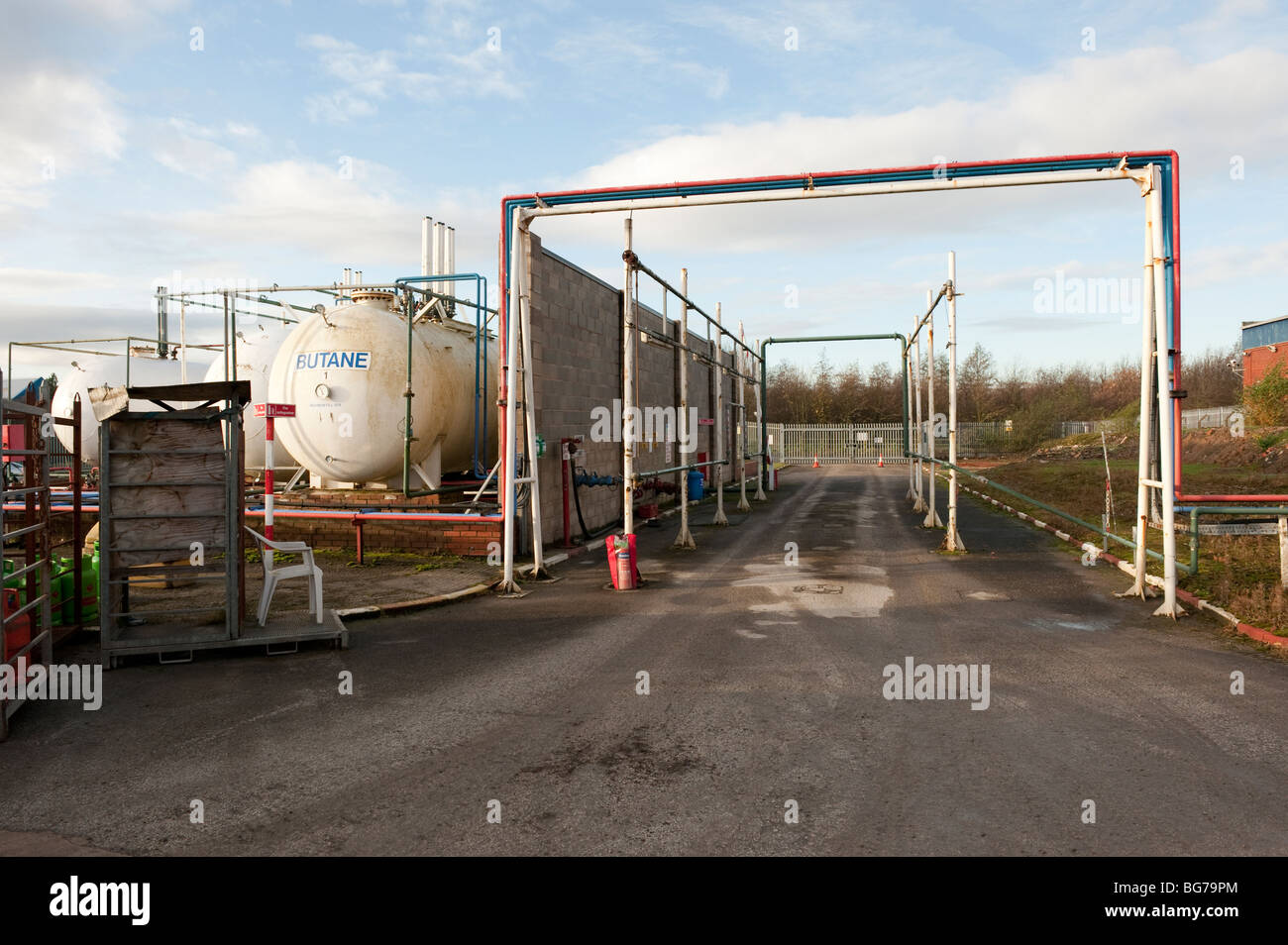 Bulk loading hi-res stock photography and images - Alamy