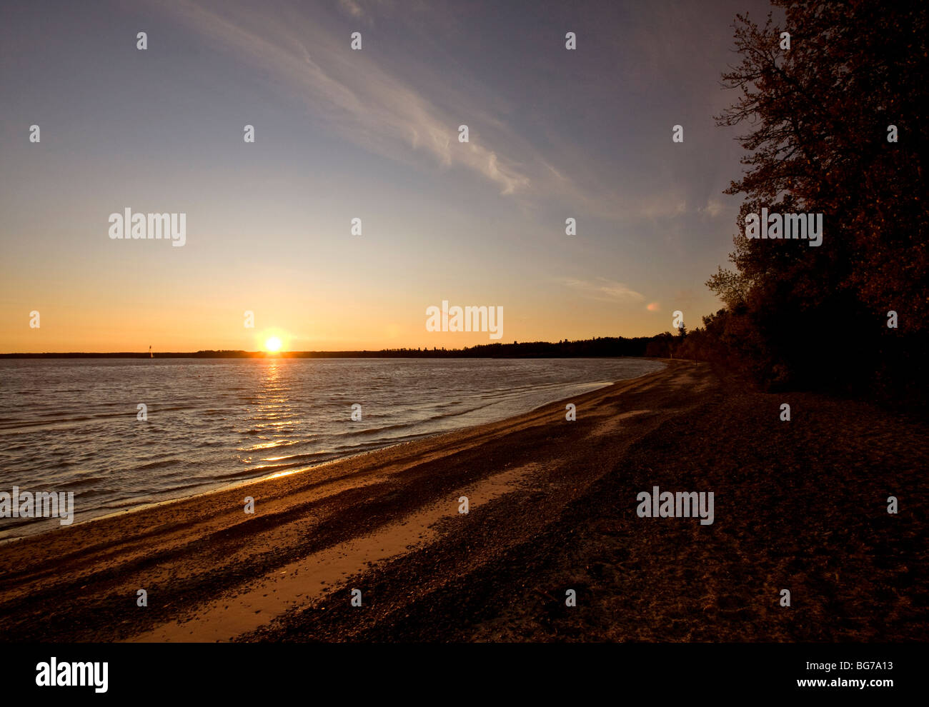 Waves on lake winnipeg hi-res stock photography and images - Alamy