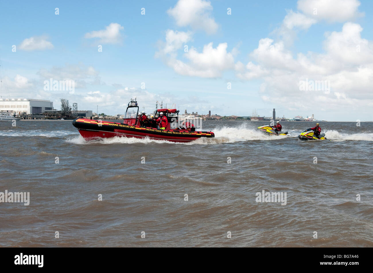 Fire service boat rescue hi-res stock photography and images - Alamy