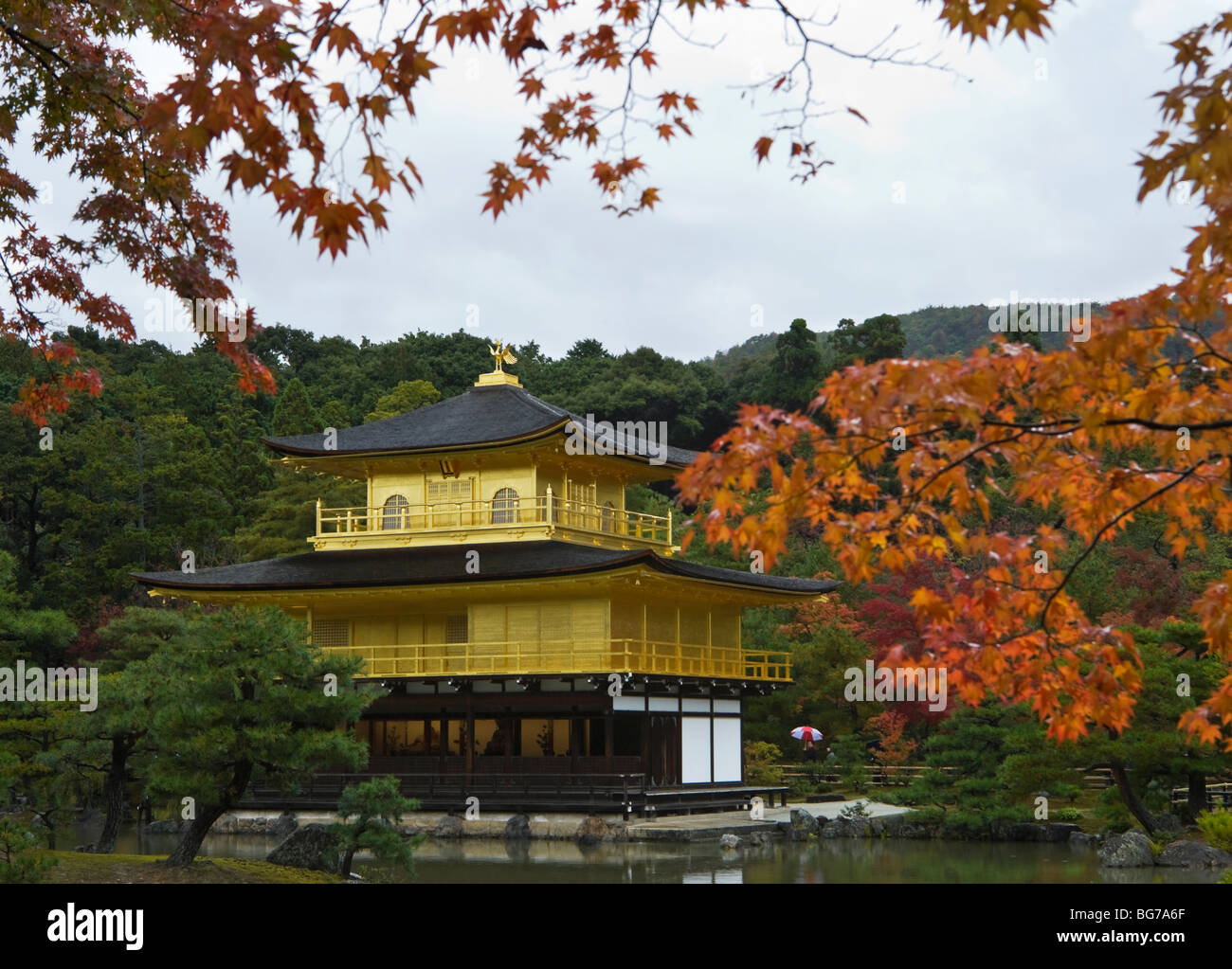 Gold temple hi-res stock photography and images - Alamy