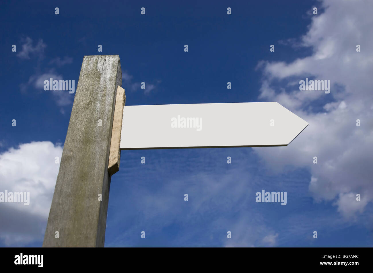 Metal signpost cutout hi-res stock photography and images - Alamy