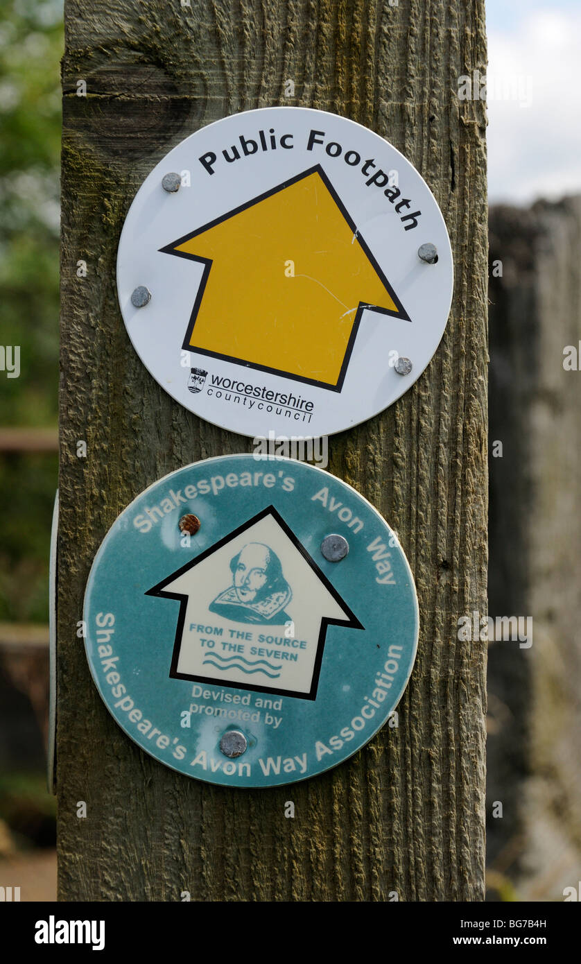 Right of way markers hi-res stock photography and images - Alamy