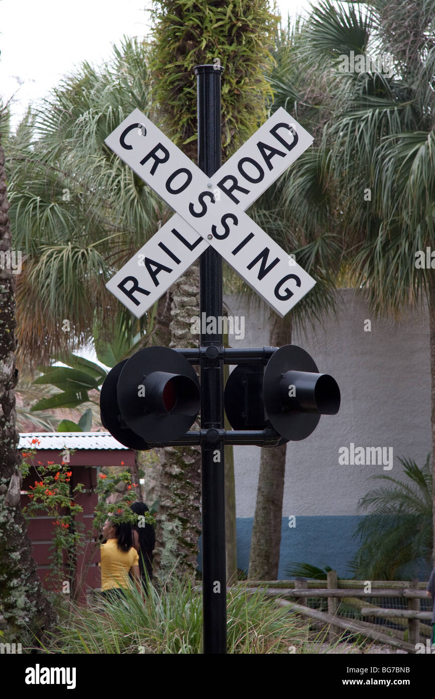 Railroad crossing sign hi-res stock photography and images - Alamy