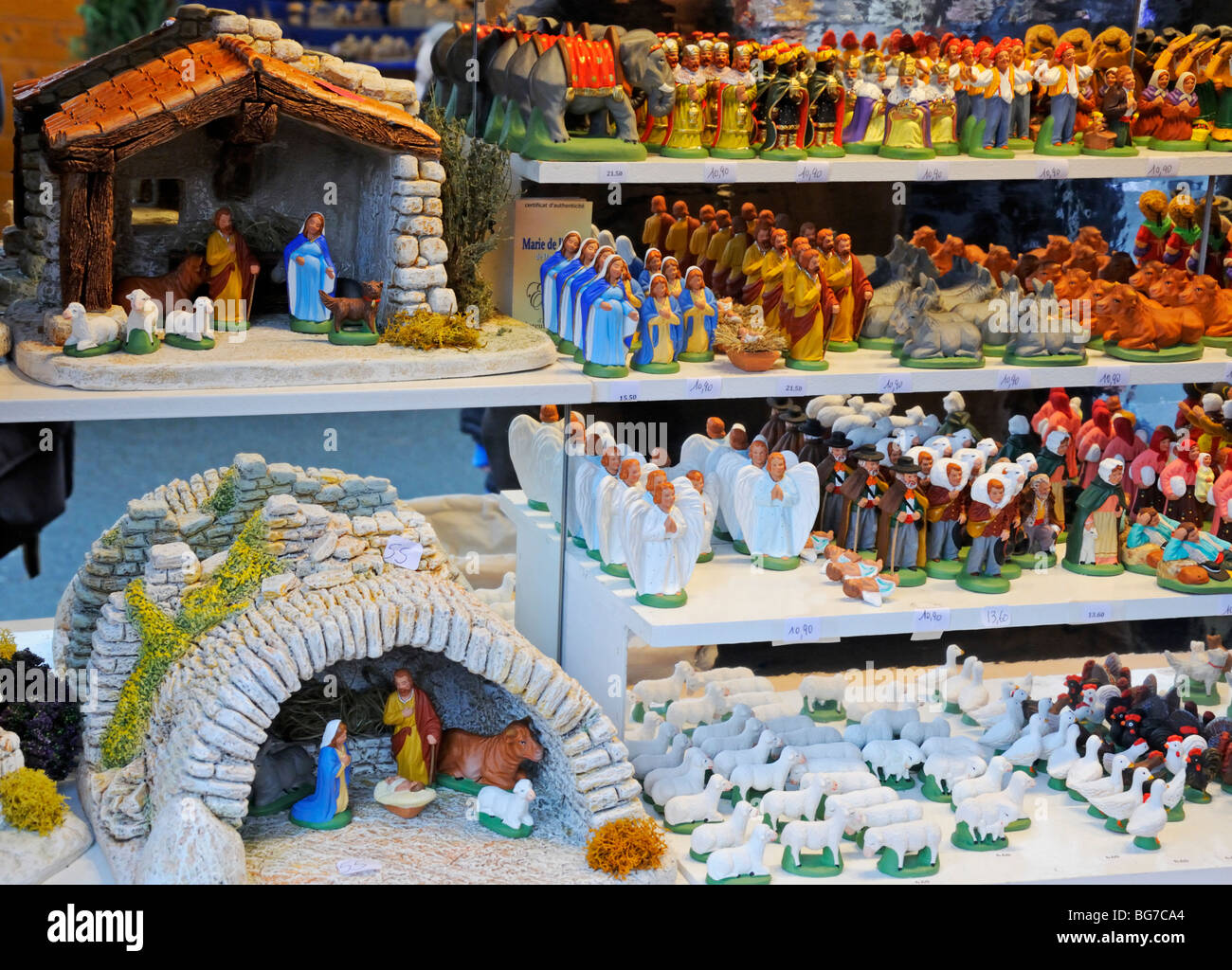 Christmas cribs france hi-res stock photography and images - Alamy