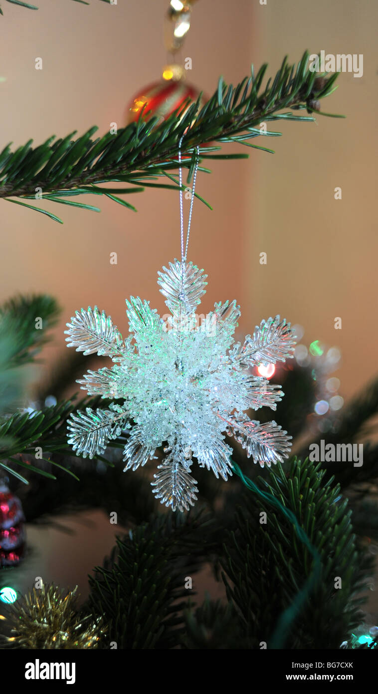 Snowflake christmas tree hi-res stock photography and images - Alamy