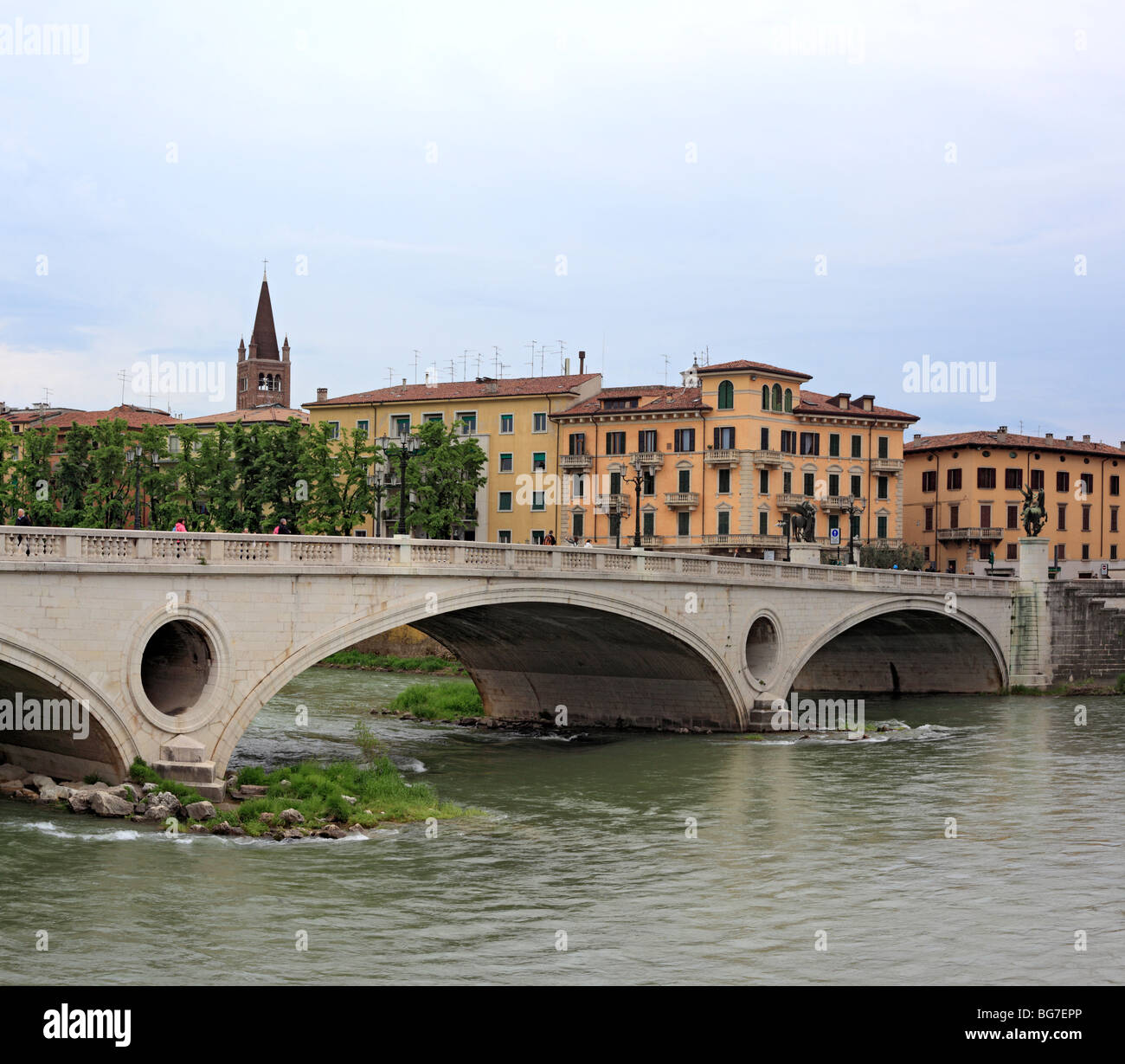 Ponte pietra verona hi-res stock photography and images - Alamy