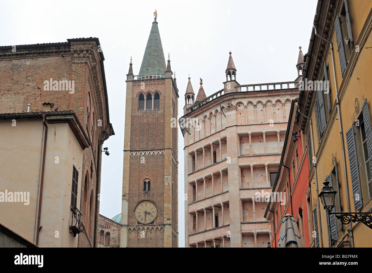 Old town parma emilia romagna italy hi-res stock photography and images ...