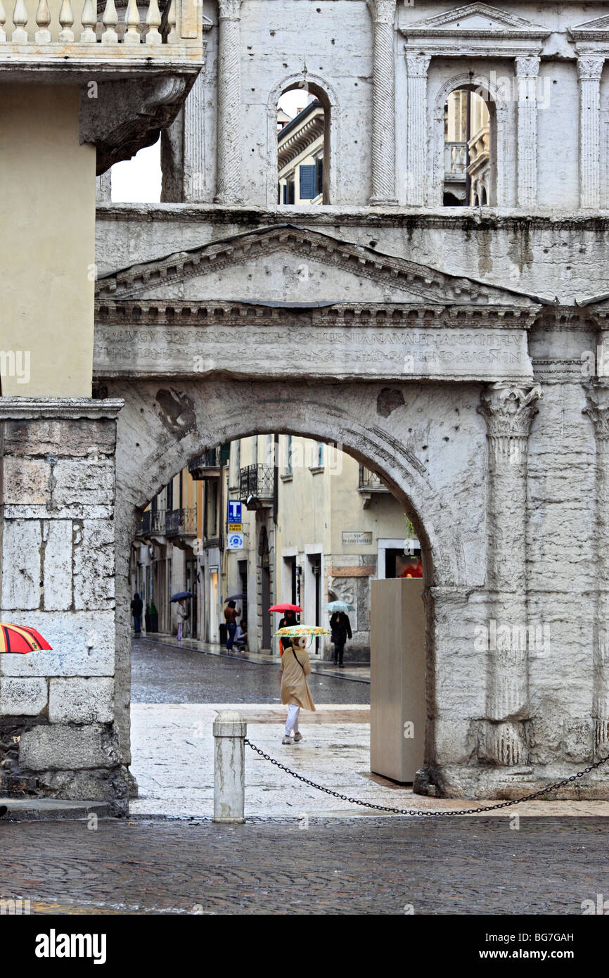 Medieval gates hi-res stock photography and images - Alamy