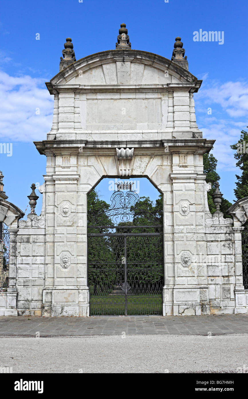 Italian baroque gate hi-res stock photography and images - Alamy