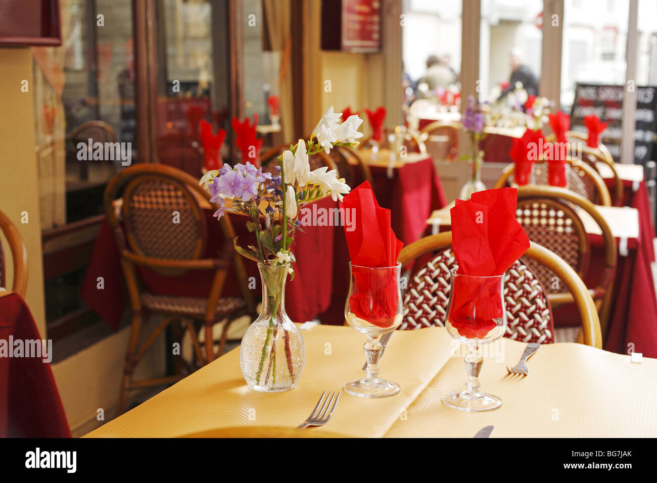Parisian restaurant, Paris, France Stock Photo - Alamy