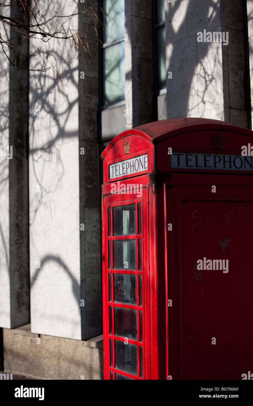 Telephone kiosk public hi-res stock photography and images - Alamy