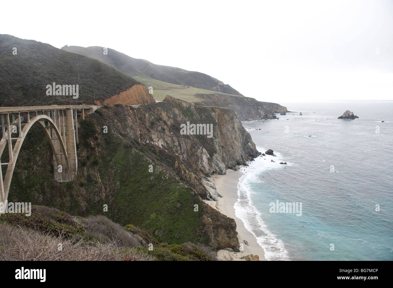 Cliffs and mountains hi-res stock photography and images - Alamy