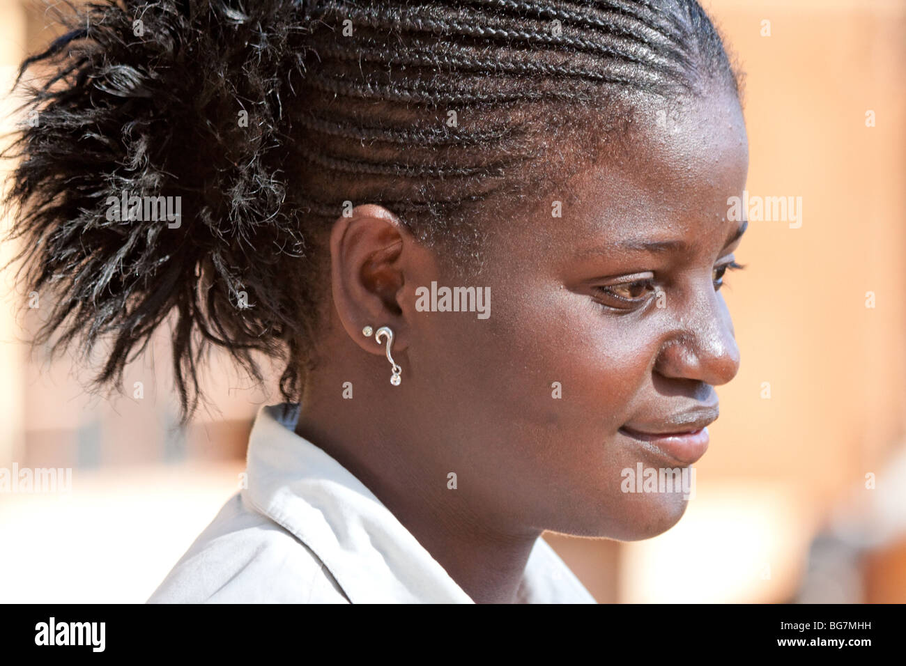 Portrait of cute African woman Stock Photo - Alamy