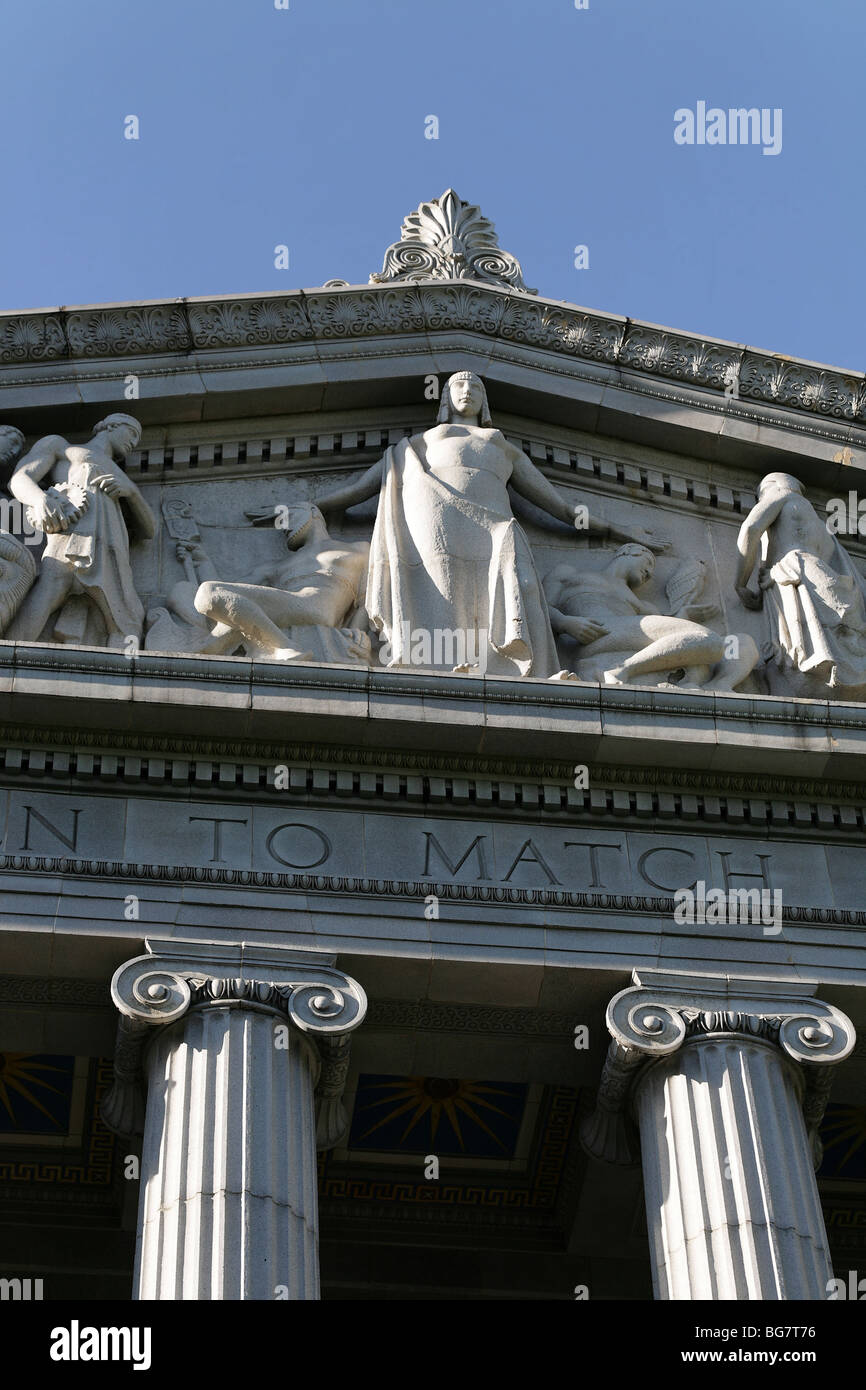 Statue frieze hi-res stock photography and images - Alamy