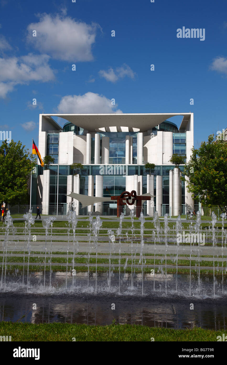 New chancellery building hi-res stock photography and images - Alamy