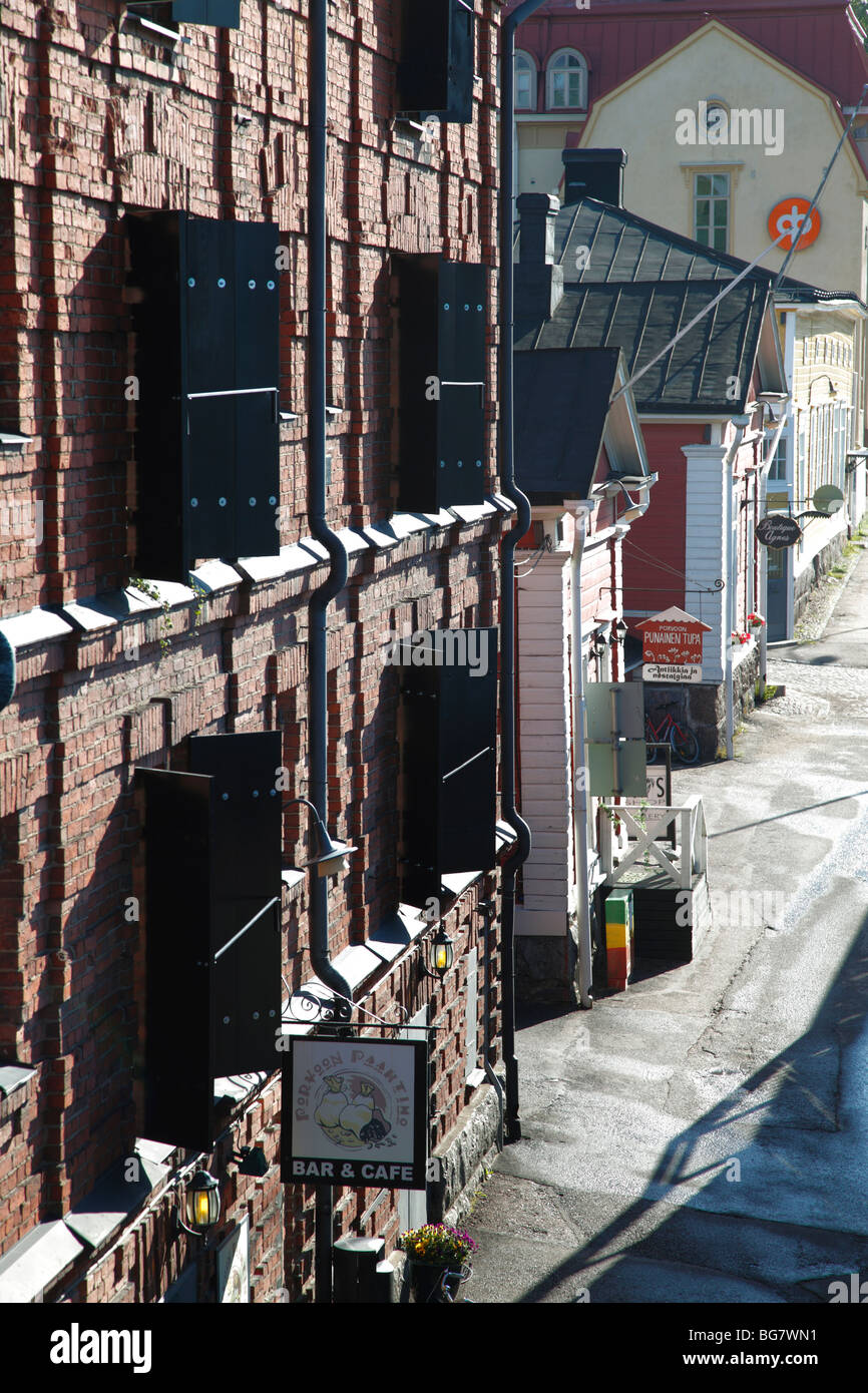 Medieval pub window hi-res stock photography and images - Alamy