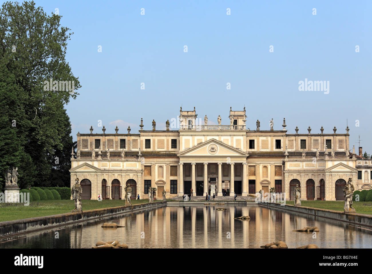 Baroque manor house hi-res stock photography and images - Alamy